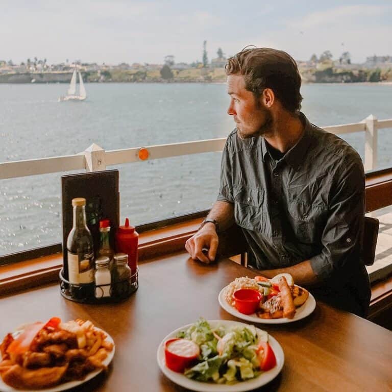 8 Best Seafood Restaurants in Santa Cruz 2023 - Oak Rowan Foodie