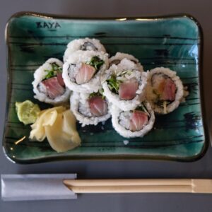 What is Yellowtail Scallion Roll & How to Make it?