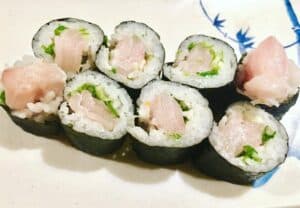What is Yellowtail Scallion Roll & How to Make it?