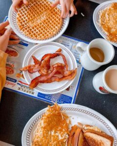 10 Fast Food Restaurants Serve Breakfast All Day